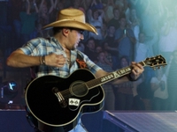 "FLY OVER STATES" LANDS AT #1 THIS WEEK - Jason Aldean