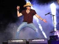 JASON ANNOUNCES CONCERT AT WRIGLEY FIELD - Jason Aldean